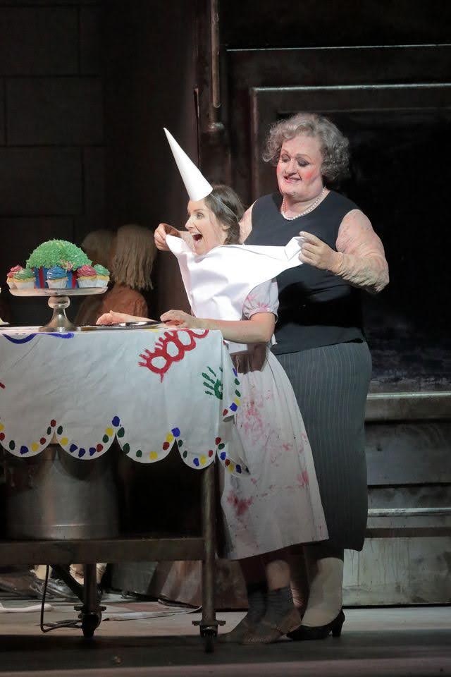 Elsa Benoit - Soprano